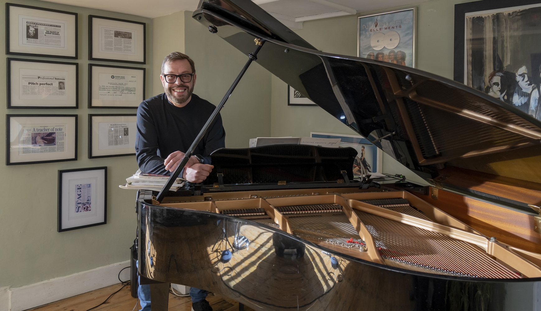 Lessons In Studio - Singing Teacher